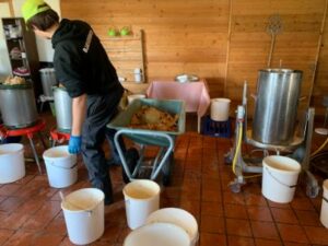 How to Make Hard Apple Cider at Home (Beginners Guide!) – ExpertBrewing.com