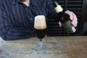 Warm Beer – Who Drinks It And Why? – ExpertBrewing.com
